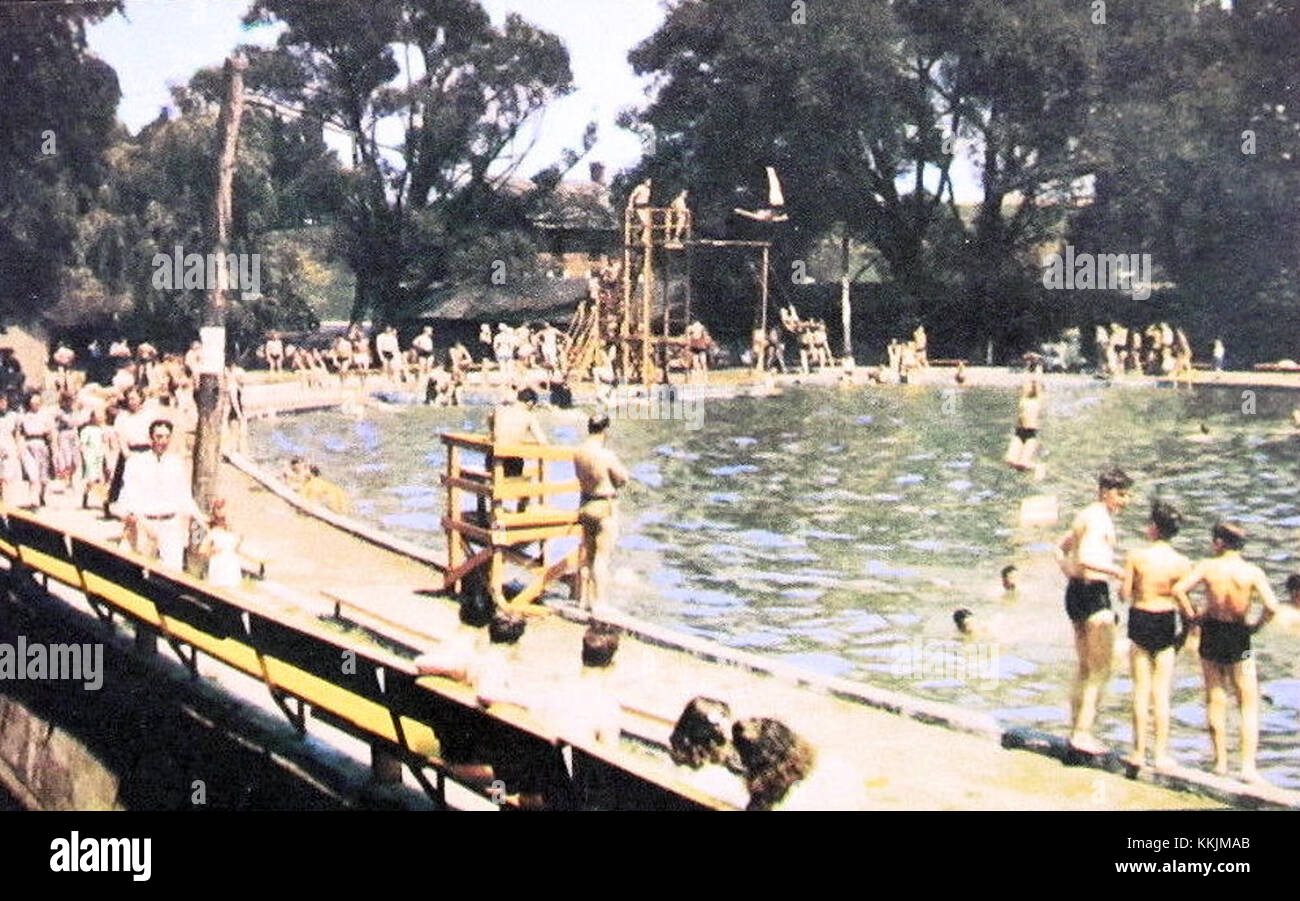 1950s swimming pool hi-res stock photography and images - Alamy