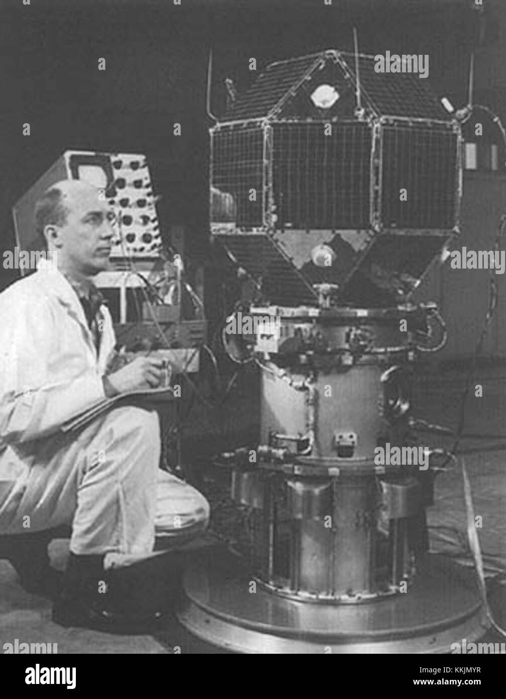 The Lincoln Laboratory LES-1 was an experimental satellite launched in ...