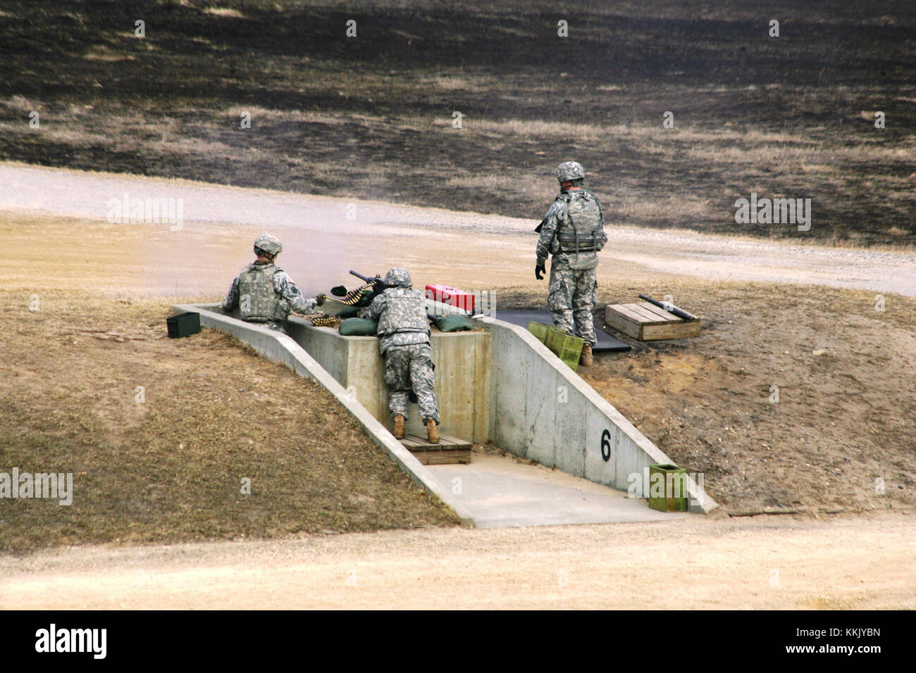 Soldiers with the Iowa Army National Guard’s 224th Engineer Battalion ...