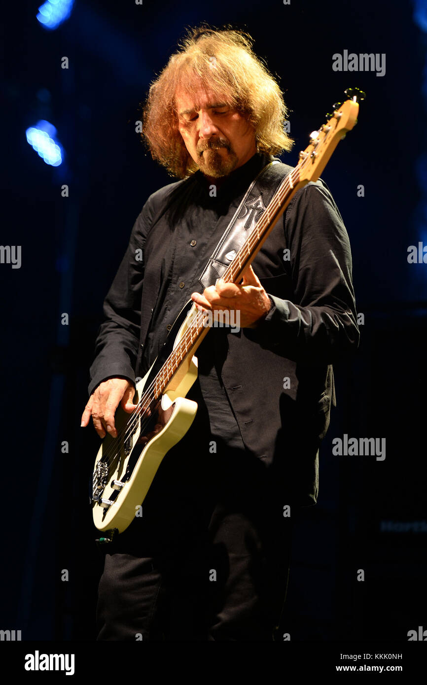 Geezer butler black sabbath hi-res stock photography and images - Alamy