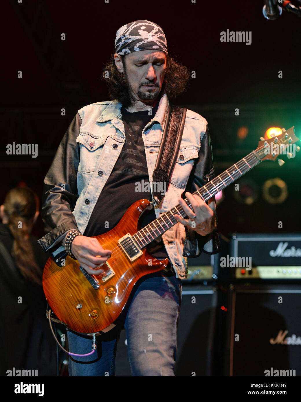 MIAMI , FL - DECEMBER 19: Mel Schacher, Max Carl, and Bruce Kulick of ...
