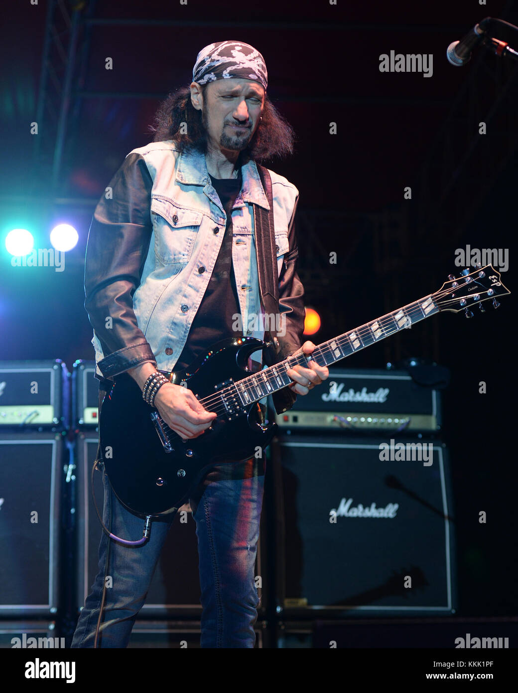 MIAMI , FL - DECEMBER 19: Mel Schacher, Max Carl, and Bruce Kulick of ...
