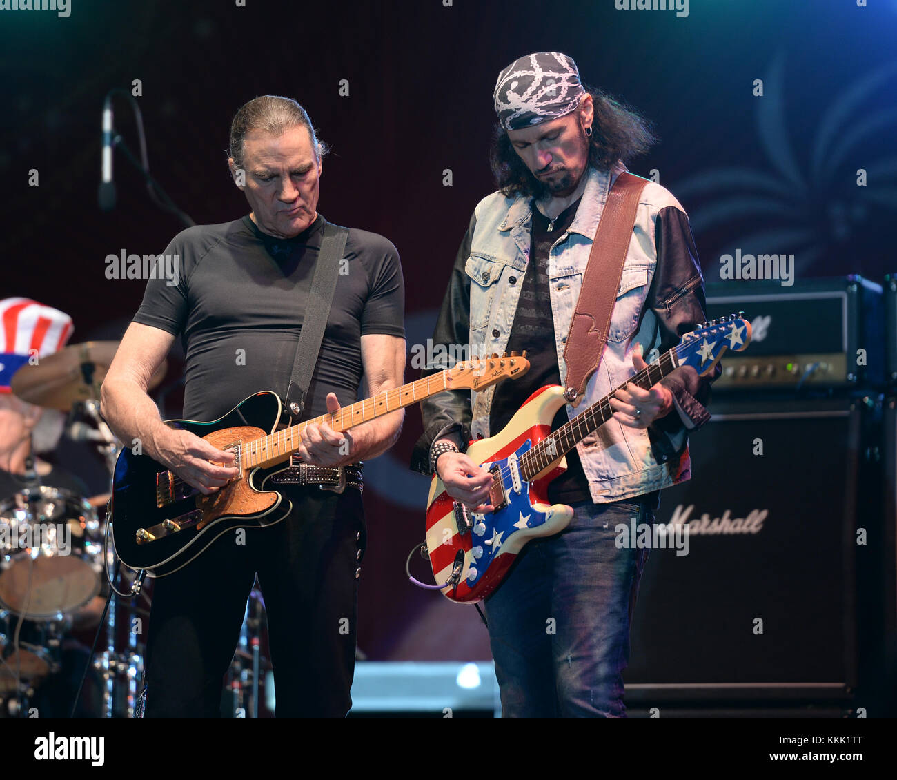 MIAMI , FL - DECEMBER 19: Mel Schacher, Max Carl, and Bruce Kulick of ...