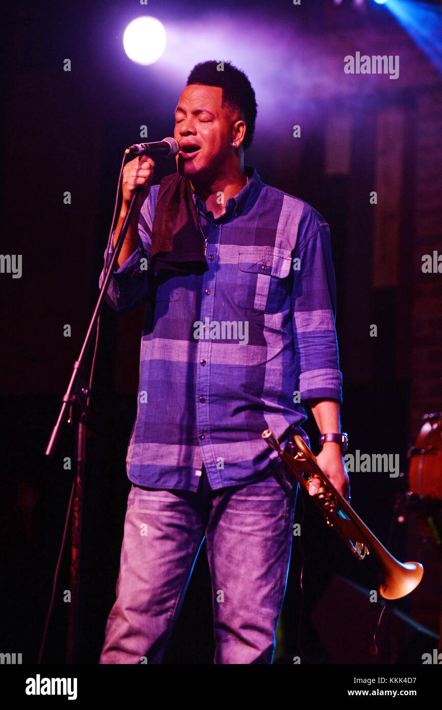 Fort edward revolution hi-res stock photography and images - Alamy