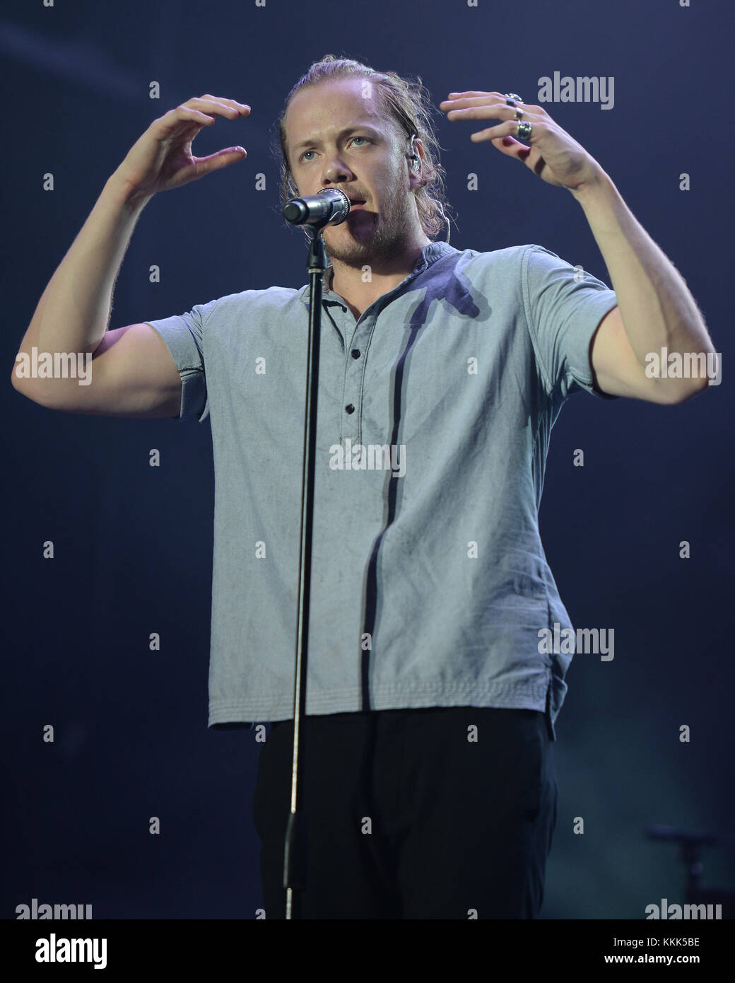 MIAMI BEACH, FL - DECEMBER 30: Dan Reynolds of Imagine Dragons performs ...