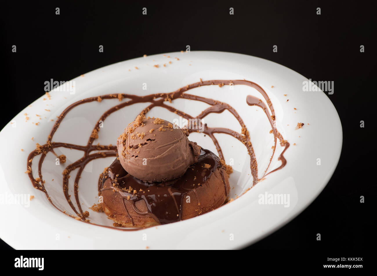 ice cream in a round white plate Stock Photo - Alamy