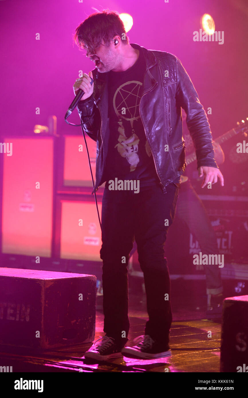 FORT LAUDERDALE FL - DECEMBER 07: Shane Told of Silverstein performs at ...