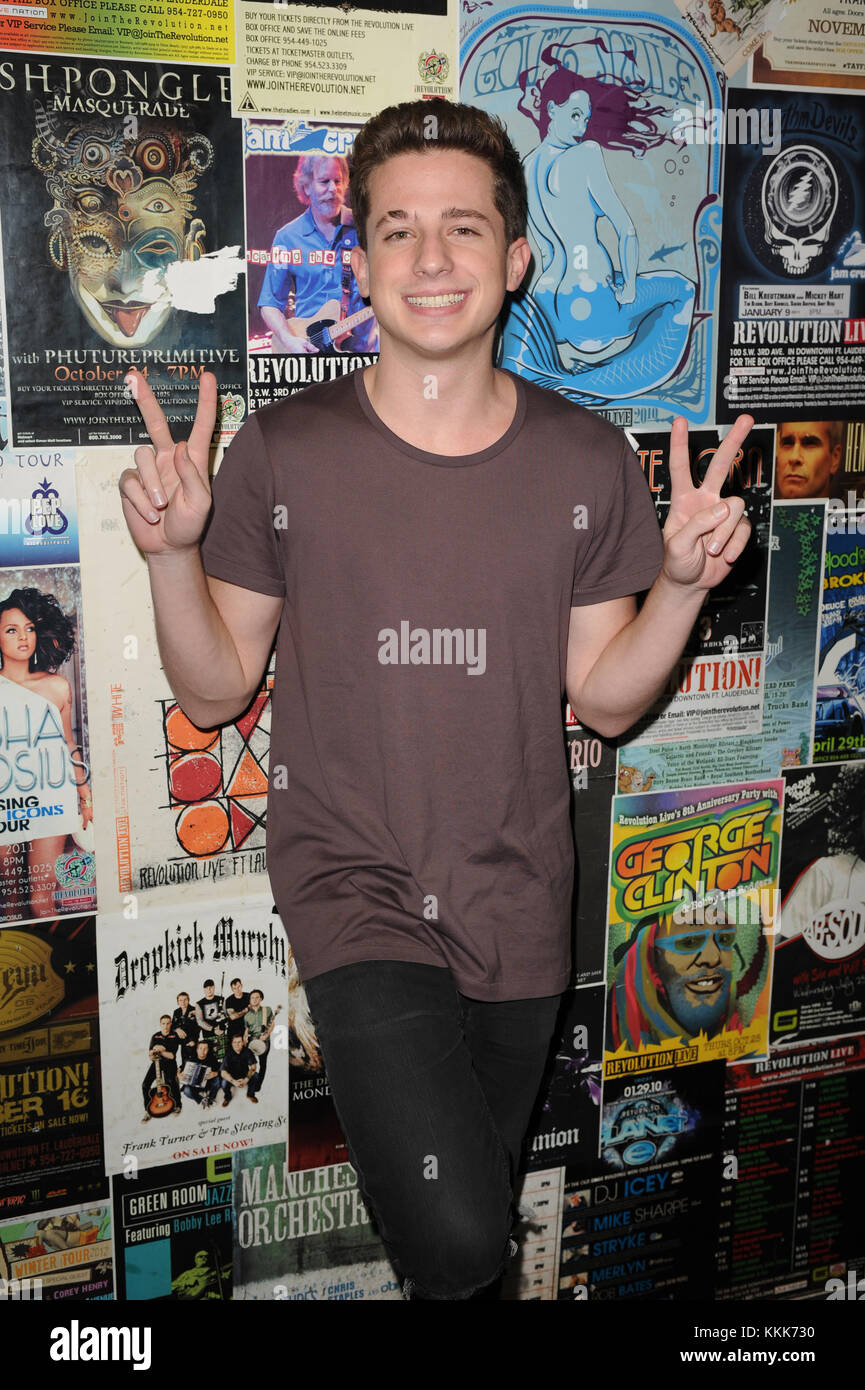 FORT LAUDERDALE, FL - OCTOBER 26: Charlie Puth pose backstage during 97 ...