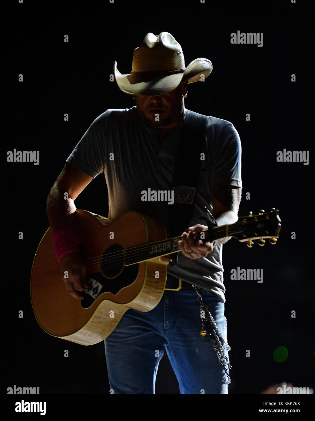 WEST PALM BEACH, FL - OCTOBER 24: Jason Aldean performs at The Perfect ...