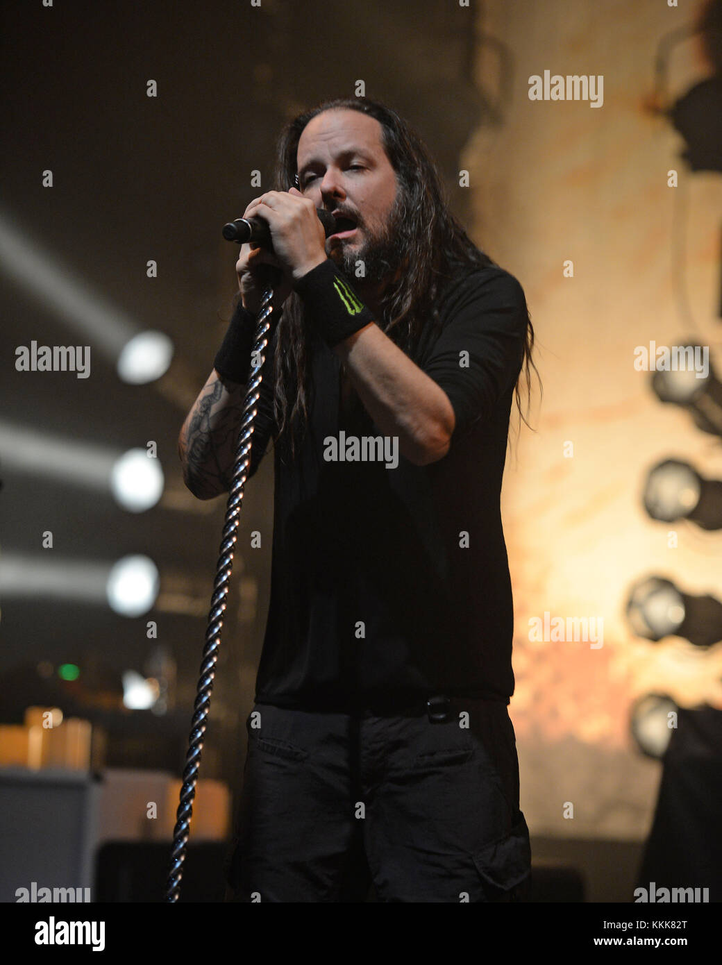MIAMI BEACH, FL - OCTOBER 16: Jonathan Davis of Korn performs at The ...