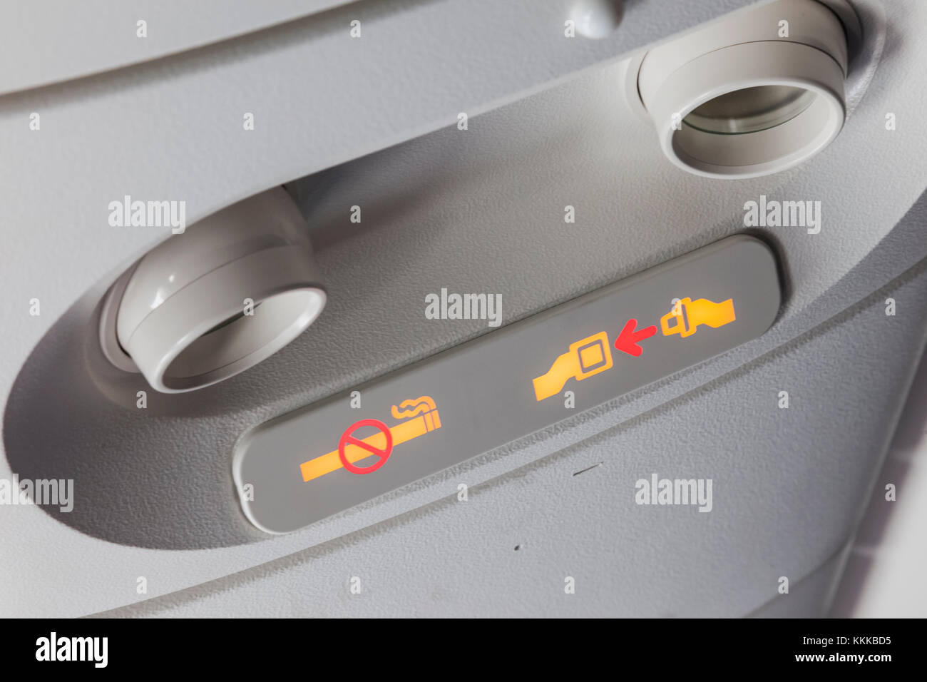 Seatbelt sign plane hi-res stock photography and images - Alamy