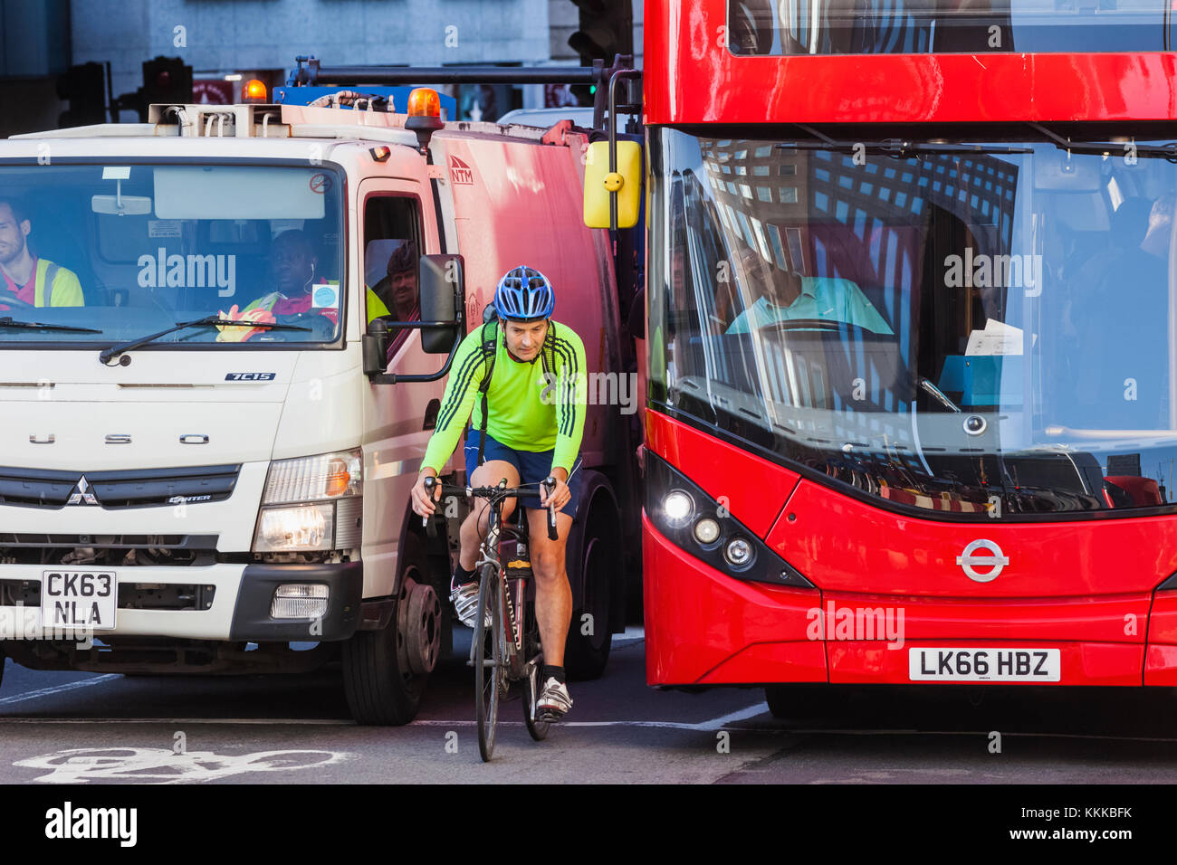 England, London, Cyclist and Bus Stock Photo - Alamy