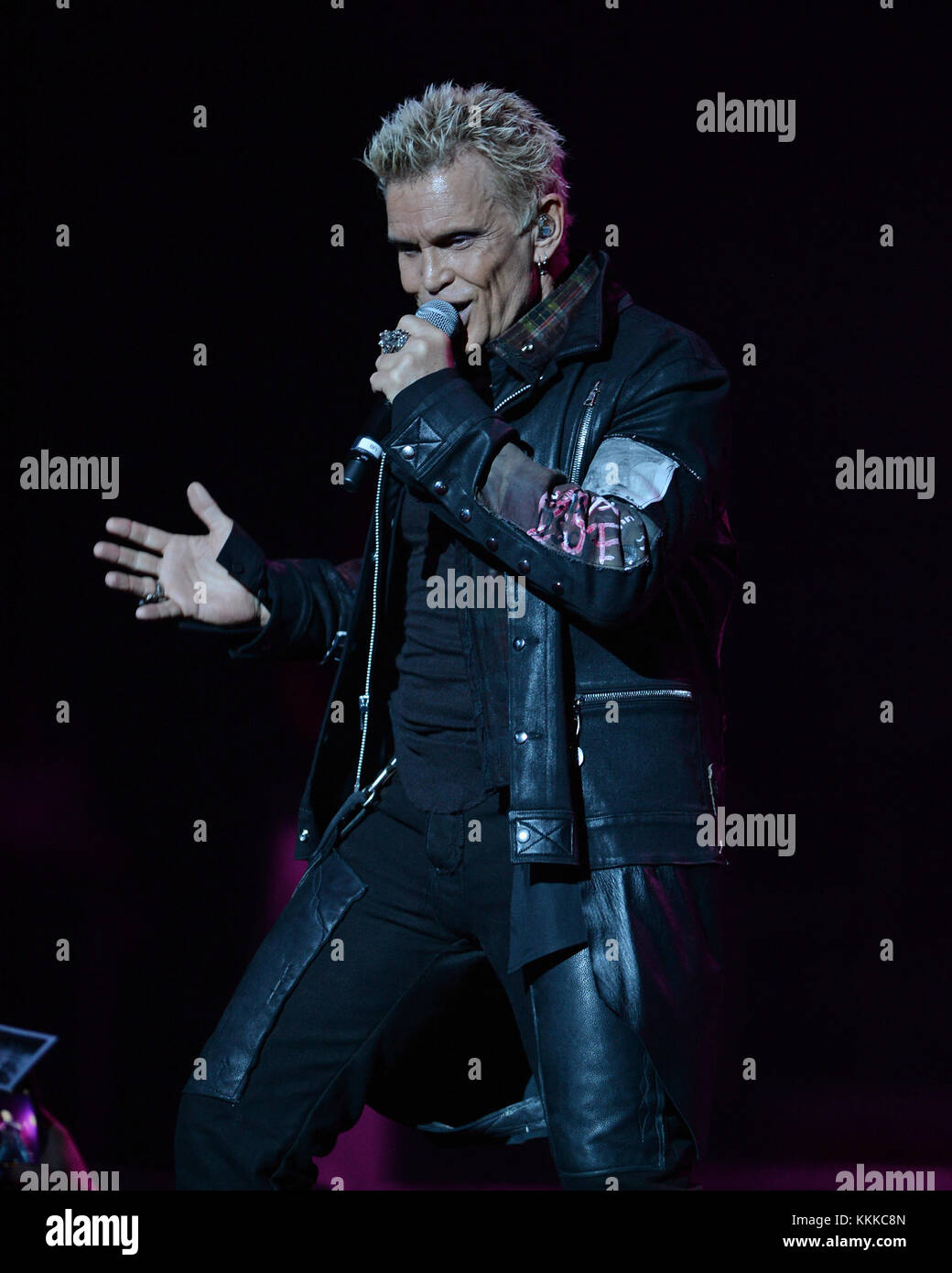 HOLLYWOOD FL - SEPTEMBER 21: Billy Idol of the Billy Idol band performs ...
