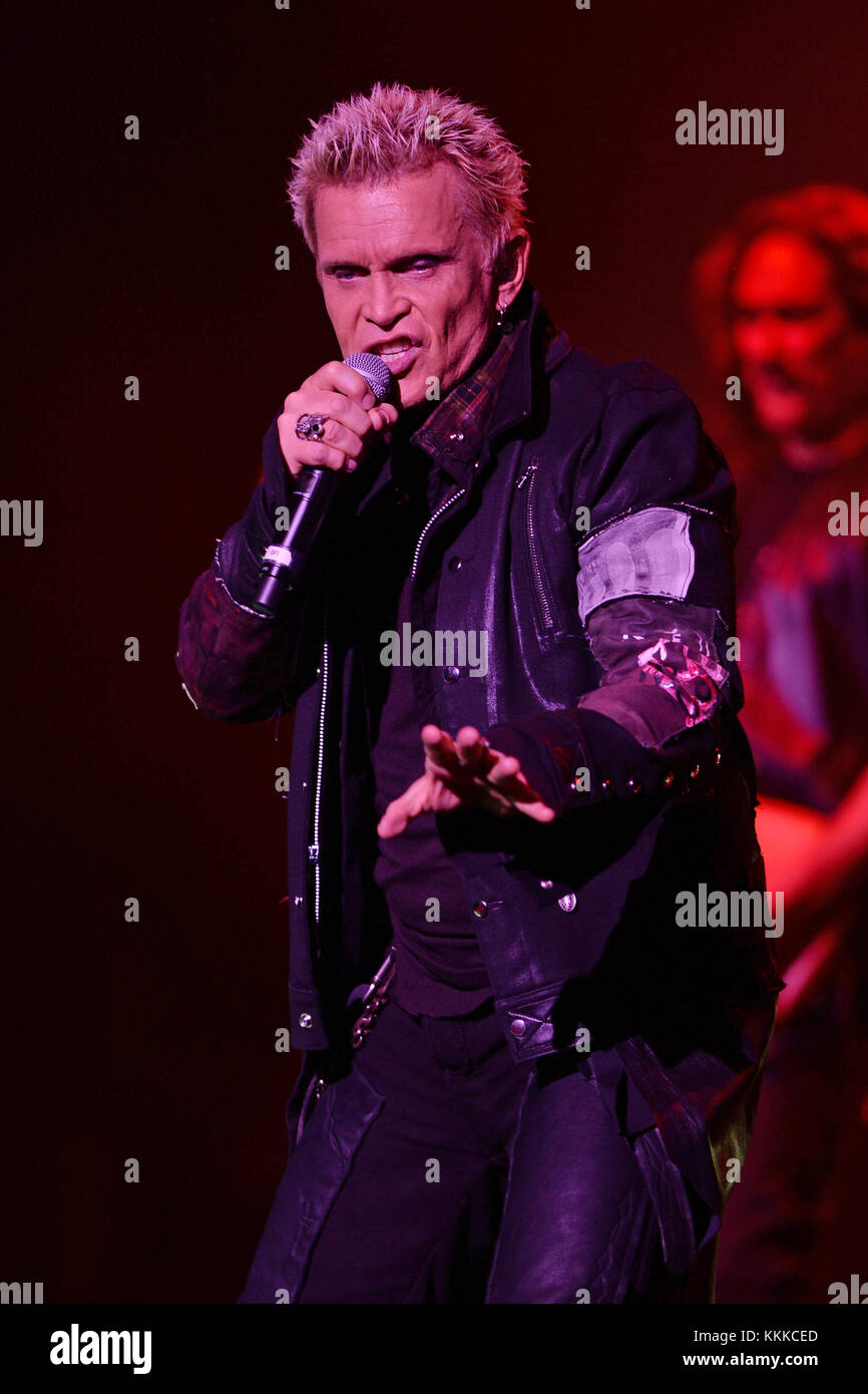 HOLLYWOOD FL - SEPTEMBER 21: Billy Idol of the Billy Idol band performs ...