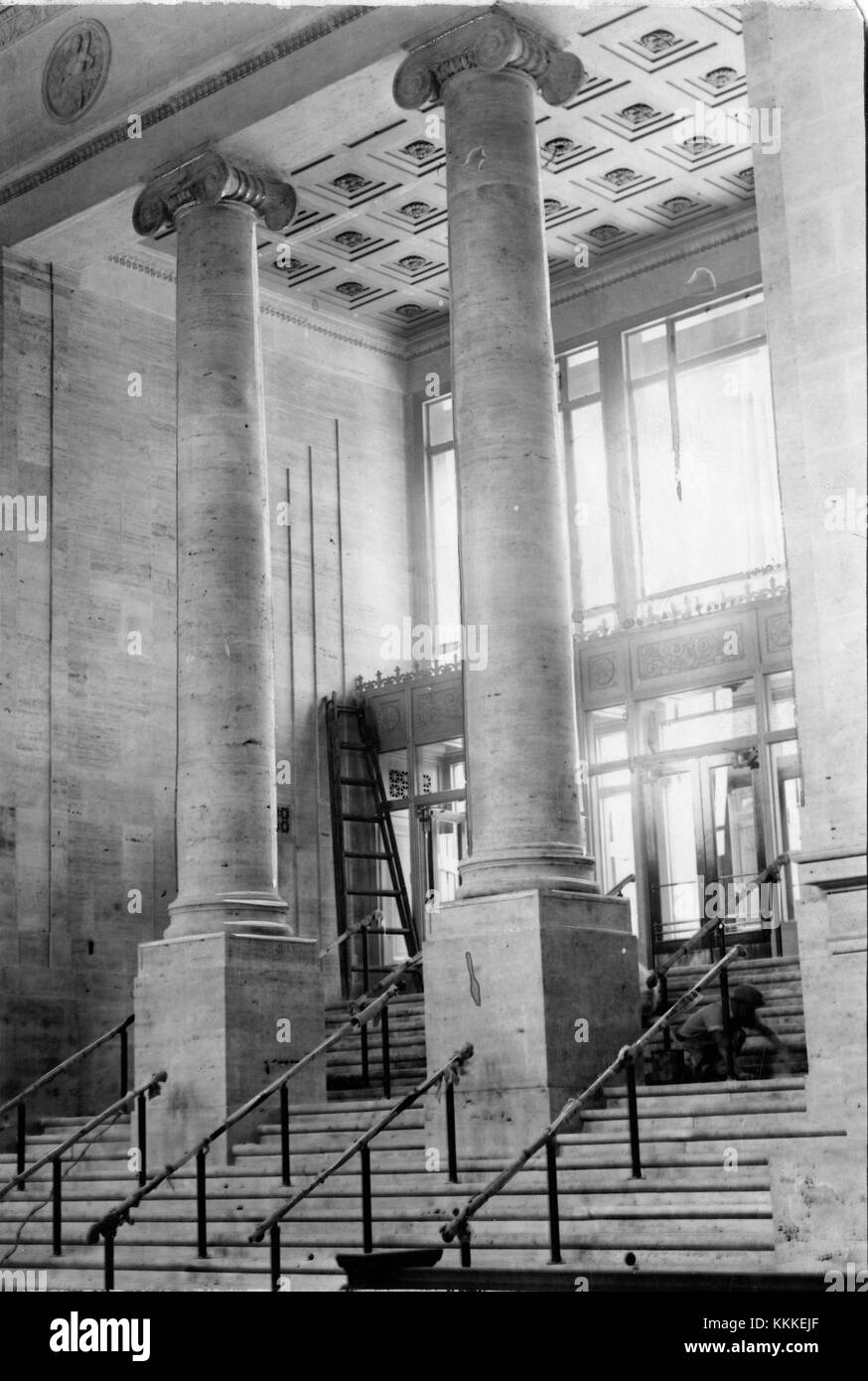 Broad street station hi-res stock photography and images - Alamy