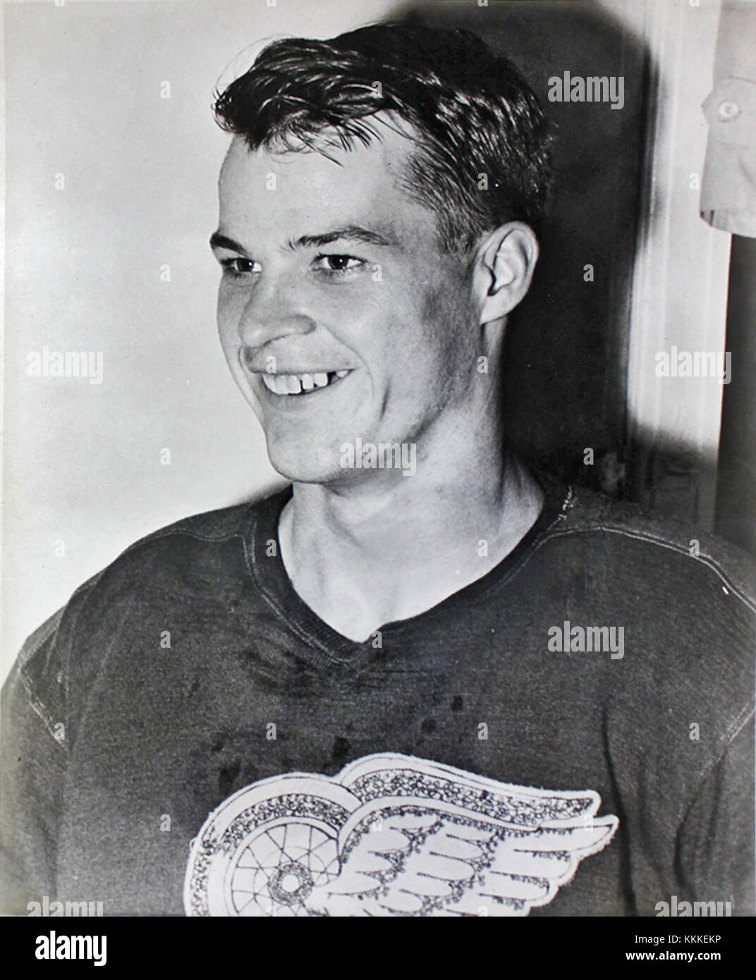 An image or collectible reflecting the career of Gordie Howe during the ...