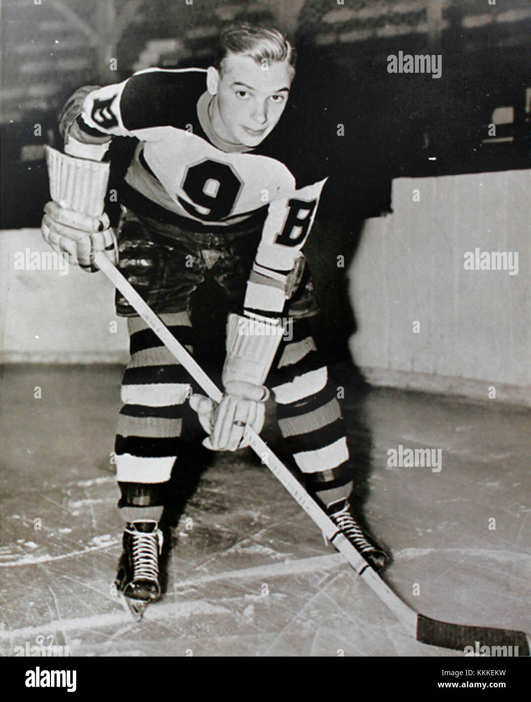 1930s hockey player hi-res stock photography and images - Alamy
