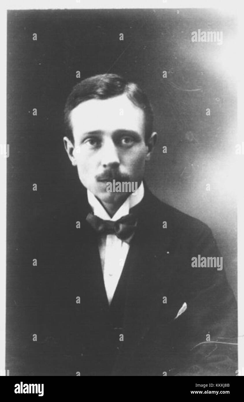 Jan Samsonowicz, a prominent Polish figure, was born in 1888 and lived ...