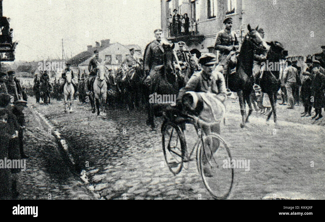 This photograph from 1916 depicts the 1st Infantry Regiment (1 pp LP ...