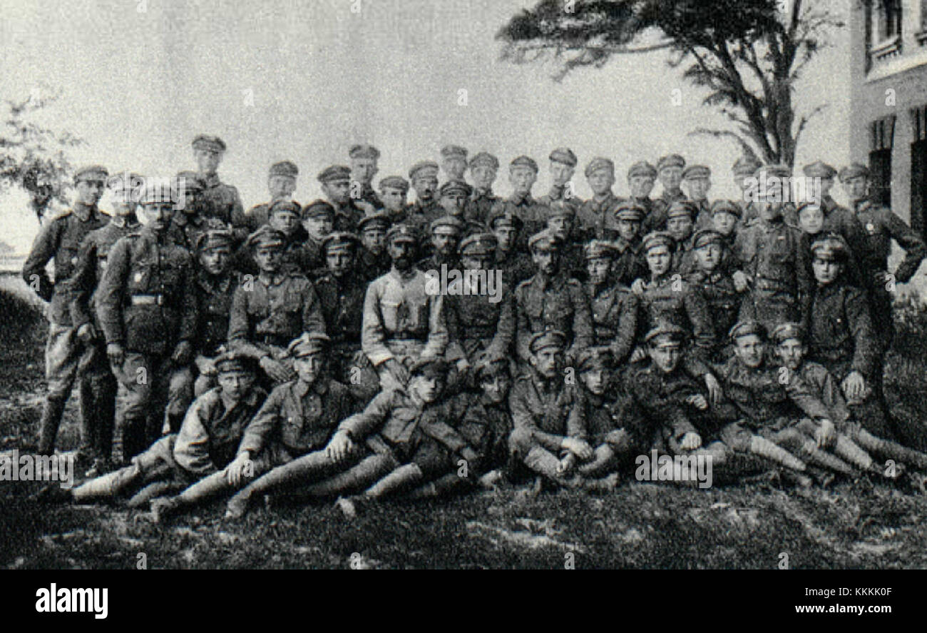 Por. Mozdyniewicz ze swoj%%C4%%85 kompani%%C4%%85 Stock Photo - Alamy