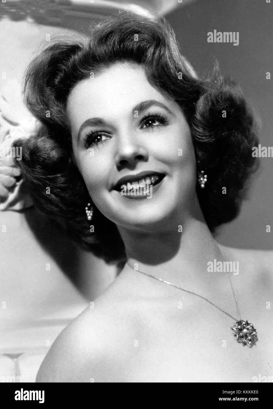 This still from 1951 features Piper Laurie, an iconic actress known for ...