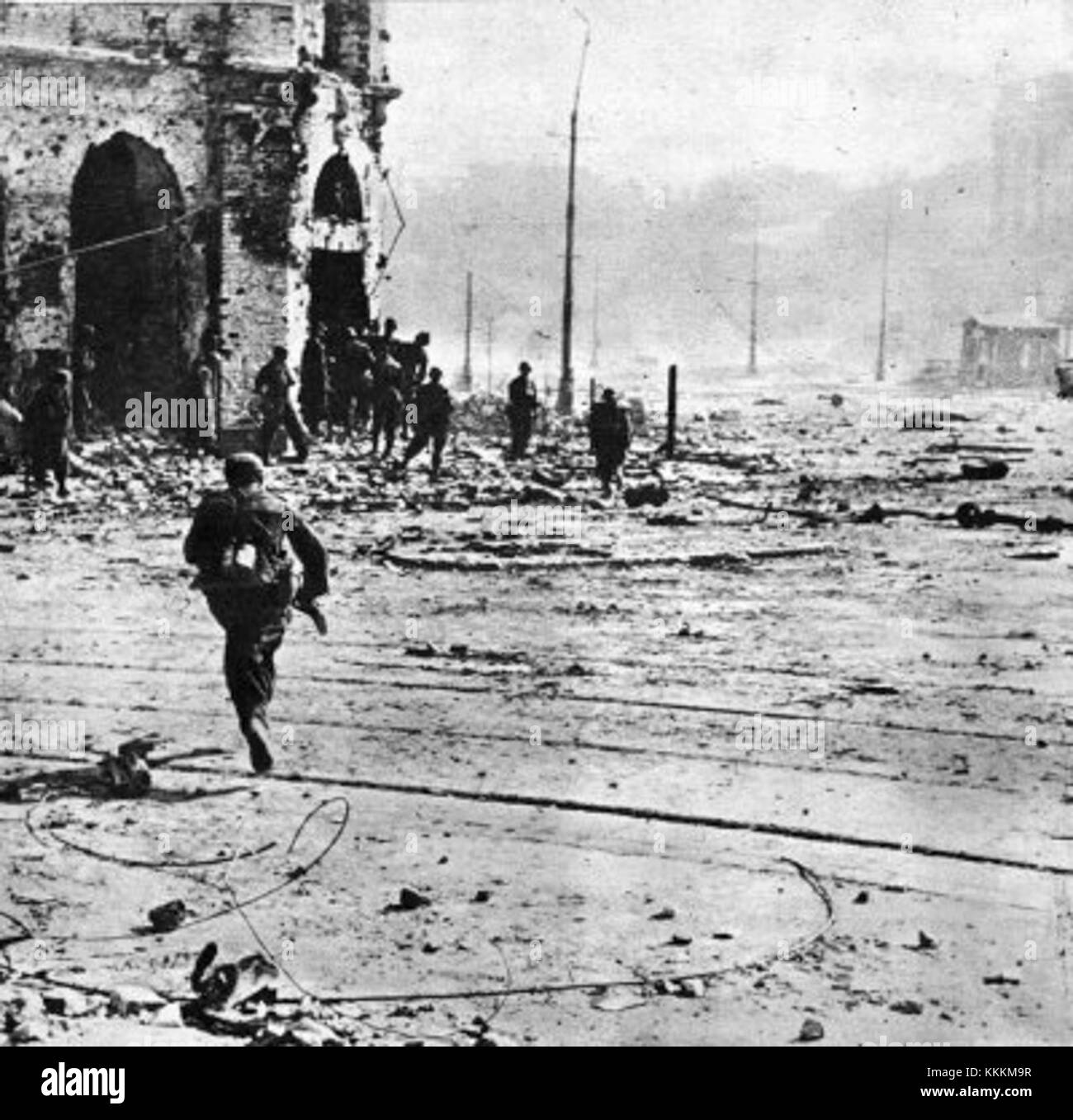 Street fights in in Warsaw Uprising 1944 Stock Photo - Alamy