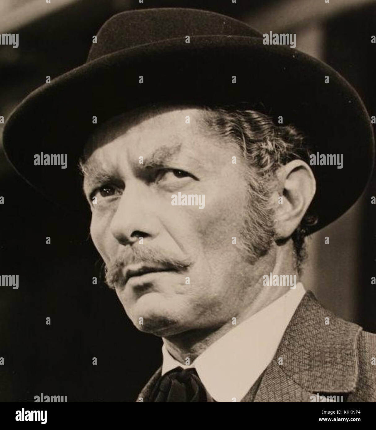 Alfred Ryder in Invitation to a Gunfighter Stock Photo - Alamy