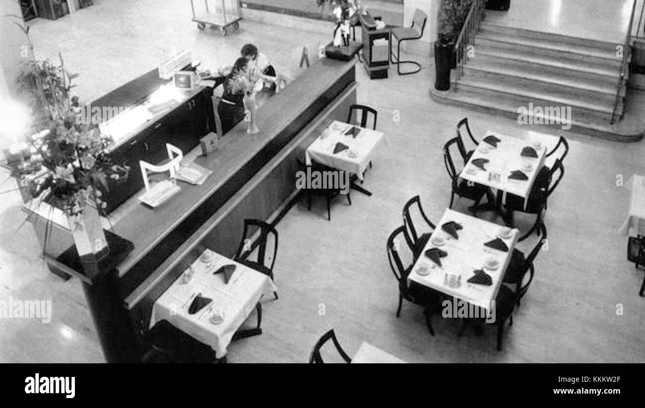 1970s hotel lobby hi-res stock photography and images - Alamy
