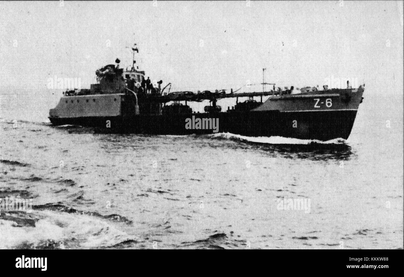 Ship ships oil tanker Black and White Stock Photos & Images - Alamy