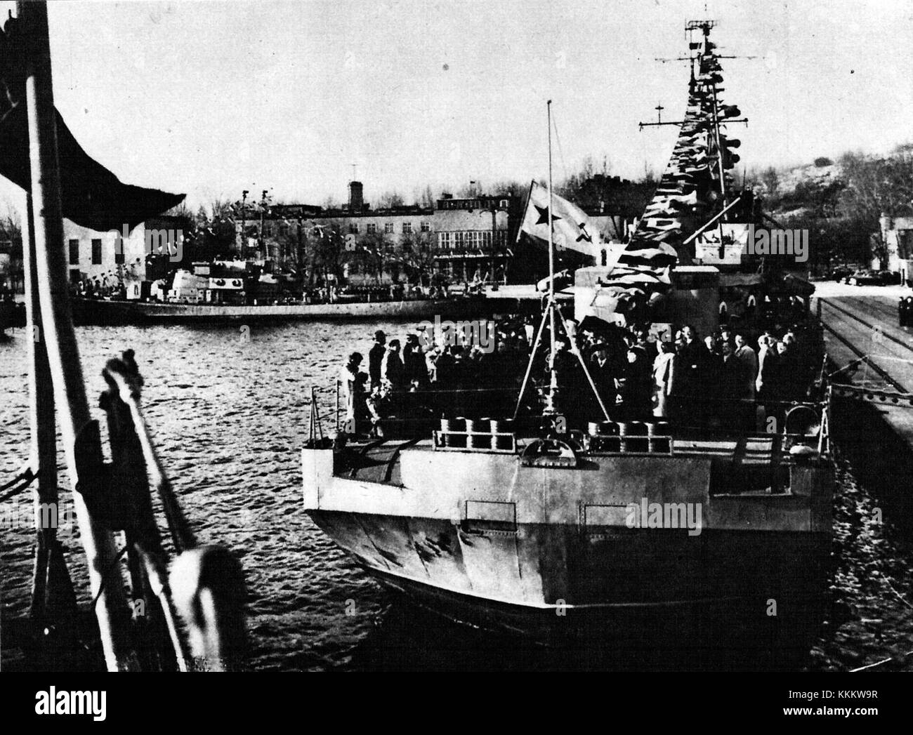 Polish navy wwii destroyer hi-res stock photography and images - Alamy