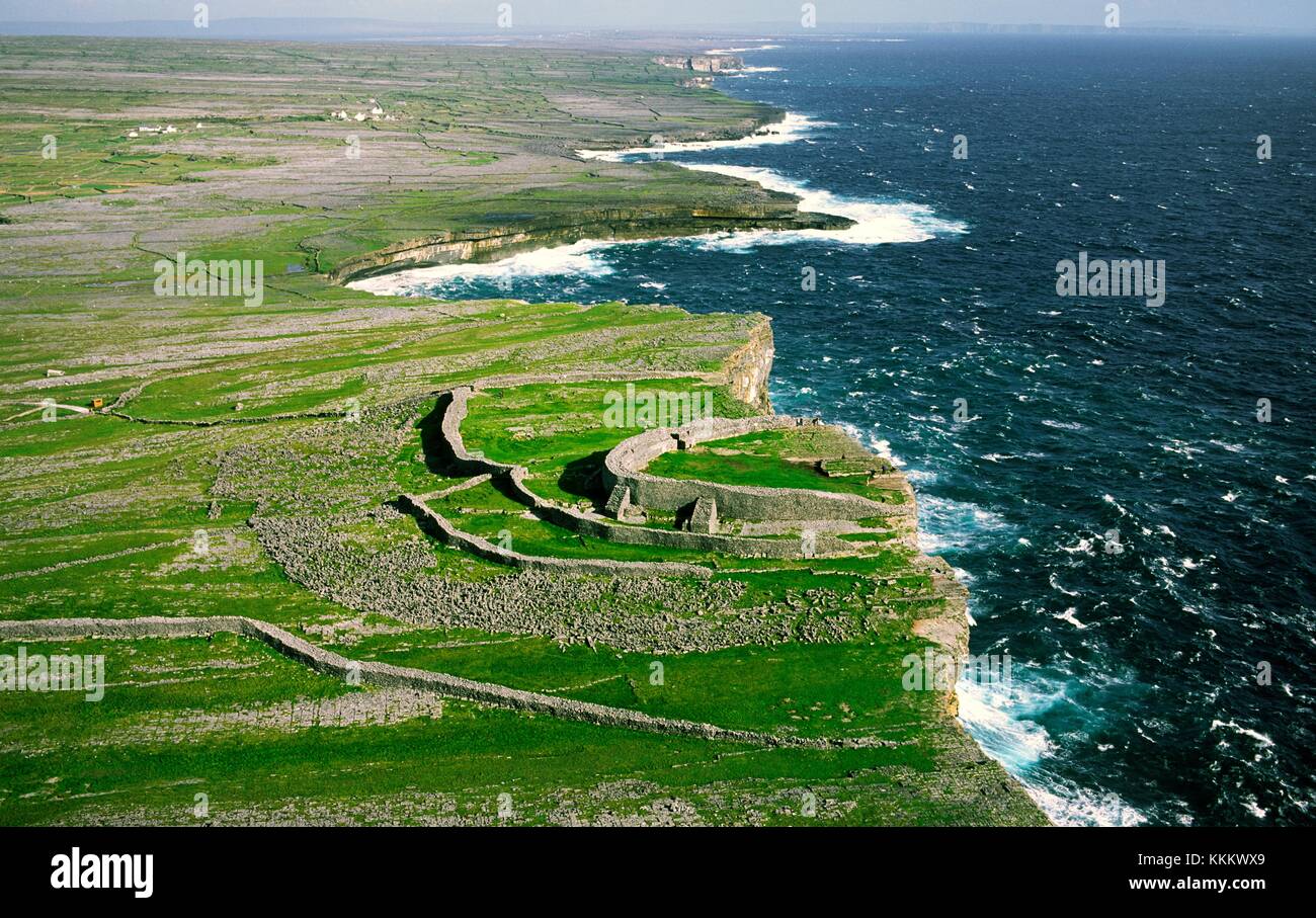 Dun angus fort inishmore aran hi-res stock photography and images - Alamy