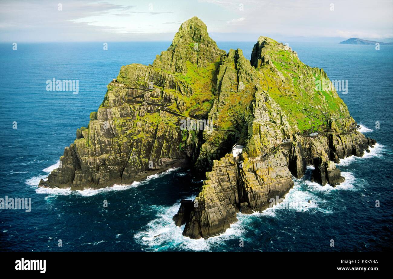 Skellig Michael, Kerry, Ireland. Celtic Monastic settlement on right ...