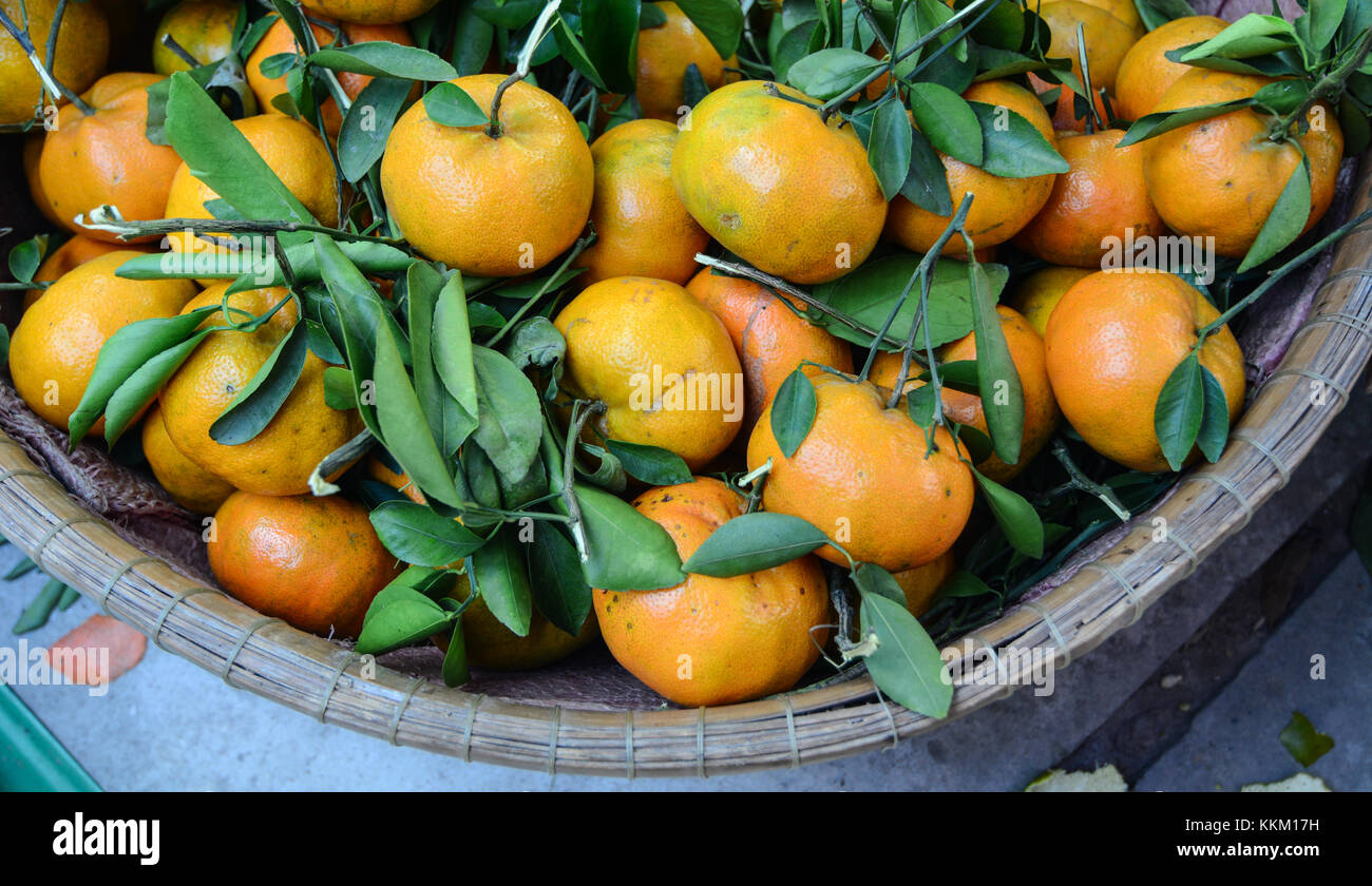 Sliced mandarin close up hi-res stock photography and images - Alamy
