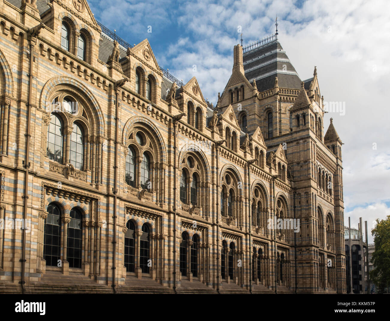 Science museum london exterior hi-res stock photography and images - Alamy