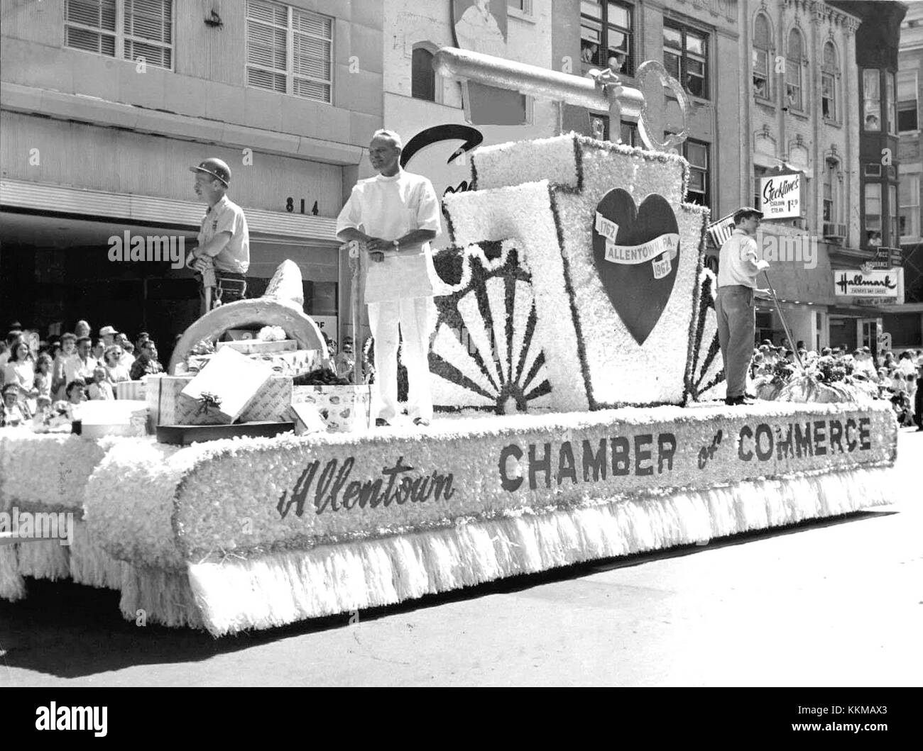 Float in parade 1960s hi-res stock photography and images - Alamy