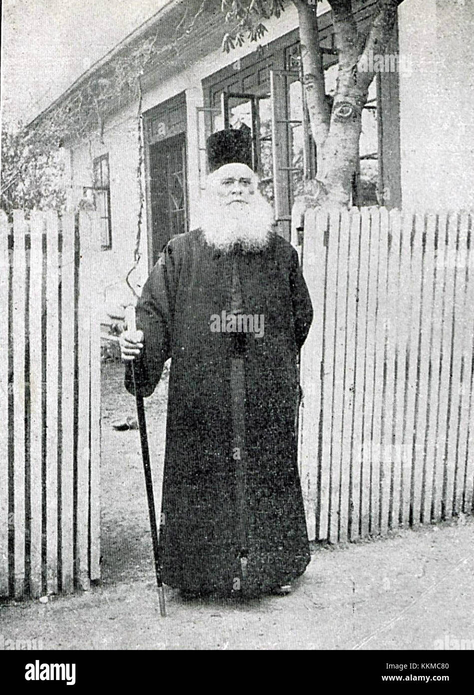 The photo album titled *Armata 9 germana* showcases images from the ...