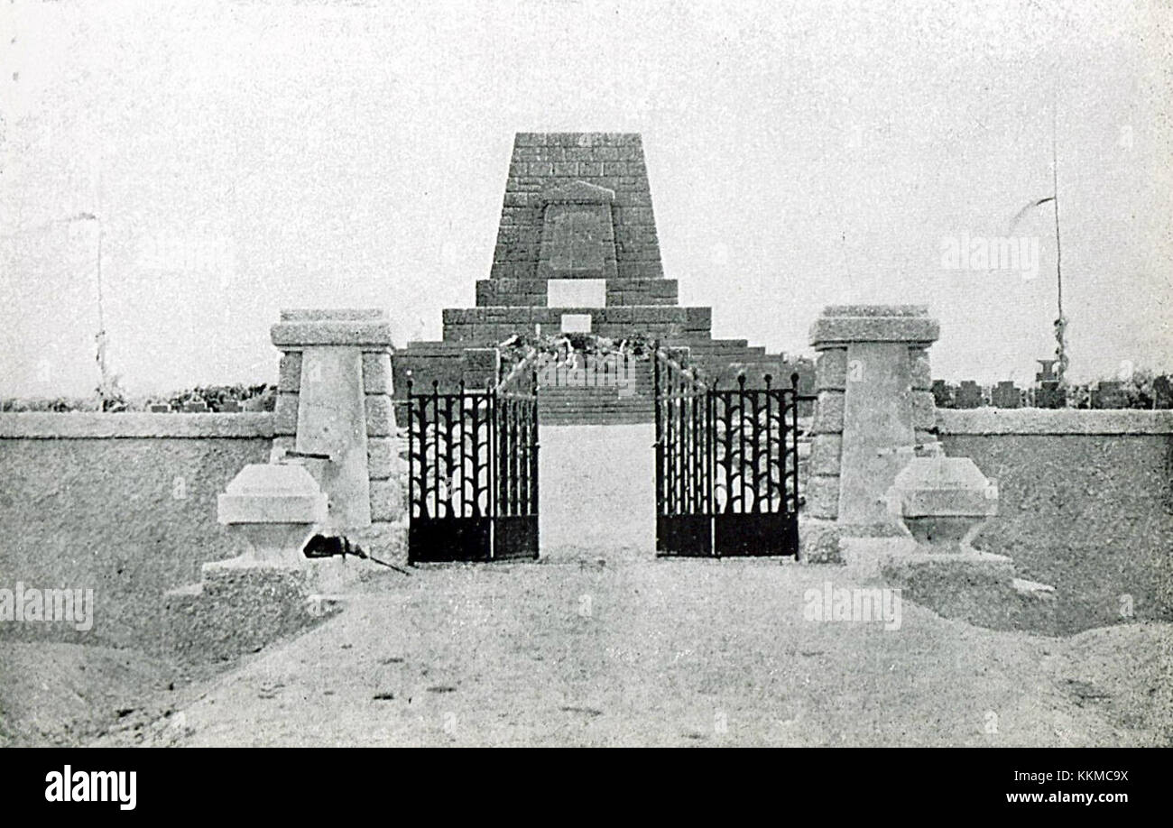 A photograph album depicting the German 9th Army in RÃ¢mnicu SÄƒrat ...