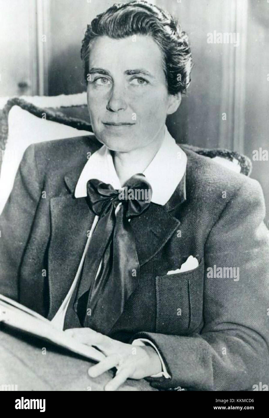 Female directors hi-res stock photography and images - Alamy