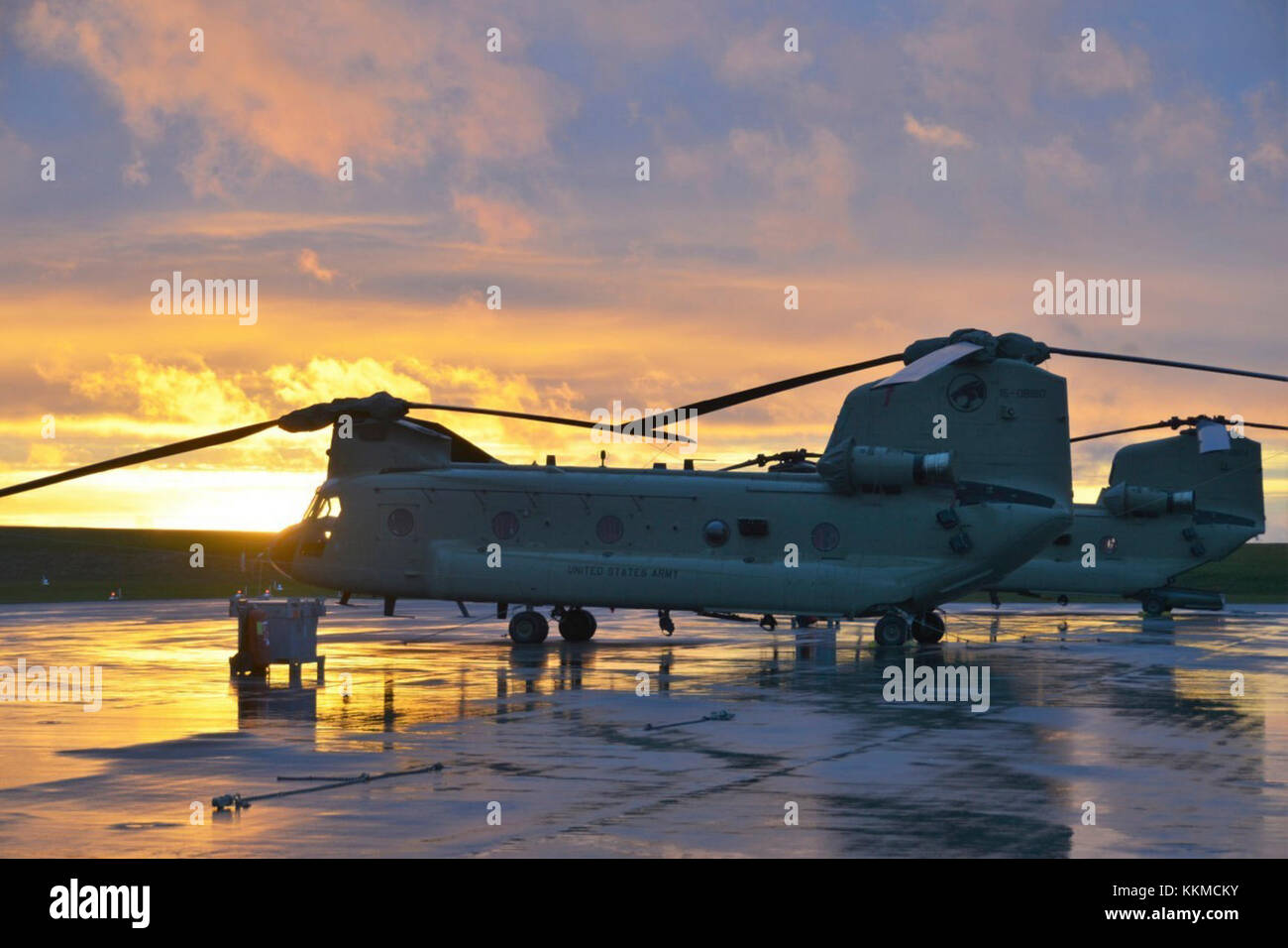 Chinook helicopters from the 2-227th Aviation Regiment, 1st Air Cavalry ...