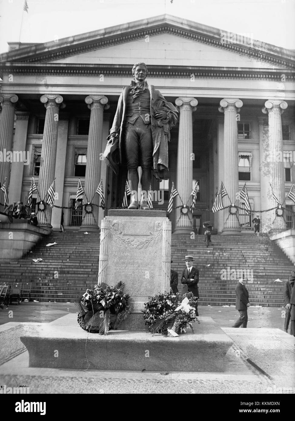 Alexander Hamilton statue, Washington D.C. 24200u original Stock Photo ...