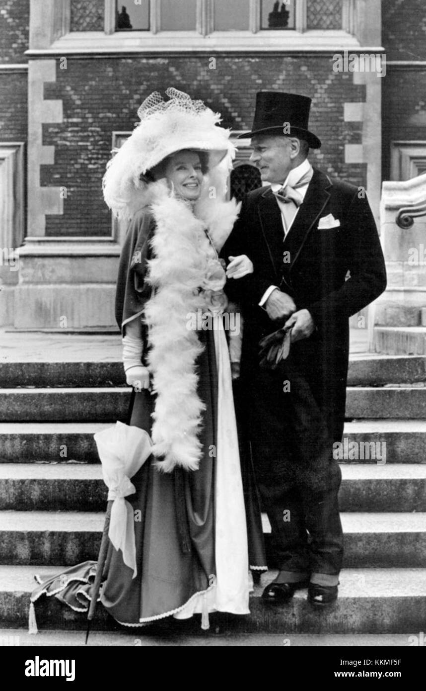 Laurence Olivier Katharine Hepburn Love Among the Ruins 1975 Stock Photo - Alamy