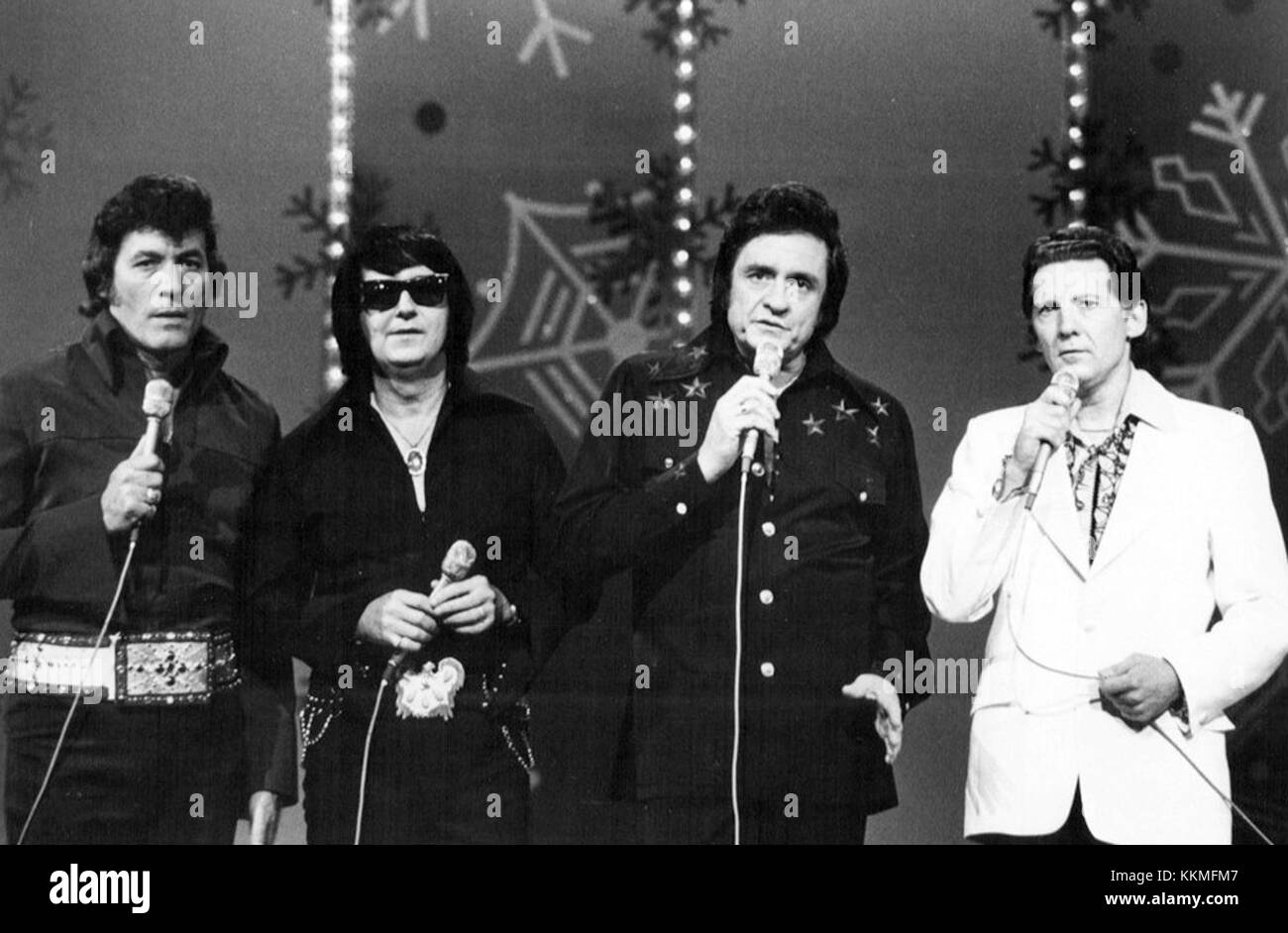 This photograph from 1977 features iconic musicians Carl Perkins, Roy ...
