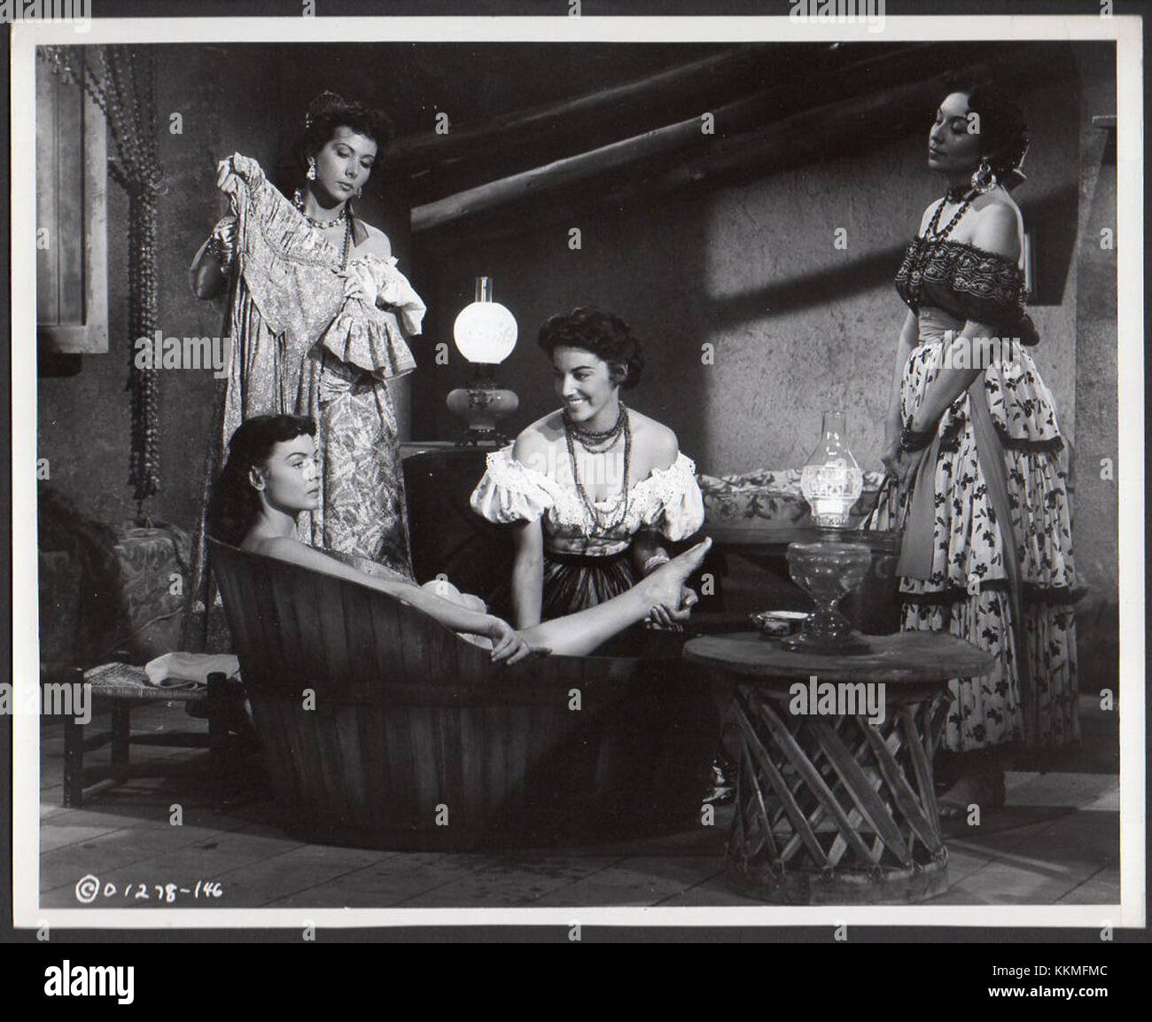 Donna Reed & Alma Beltran in 'Gun Fury' Stock Photo - Alamy
