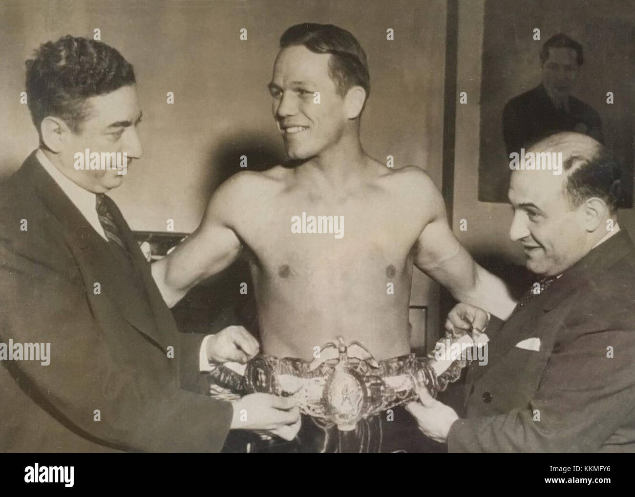 Tony Zale was a famous American boxer, known for his fierce fighting ...