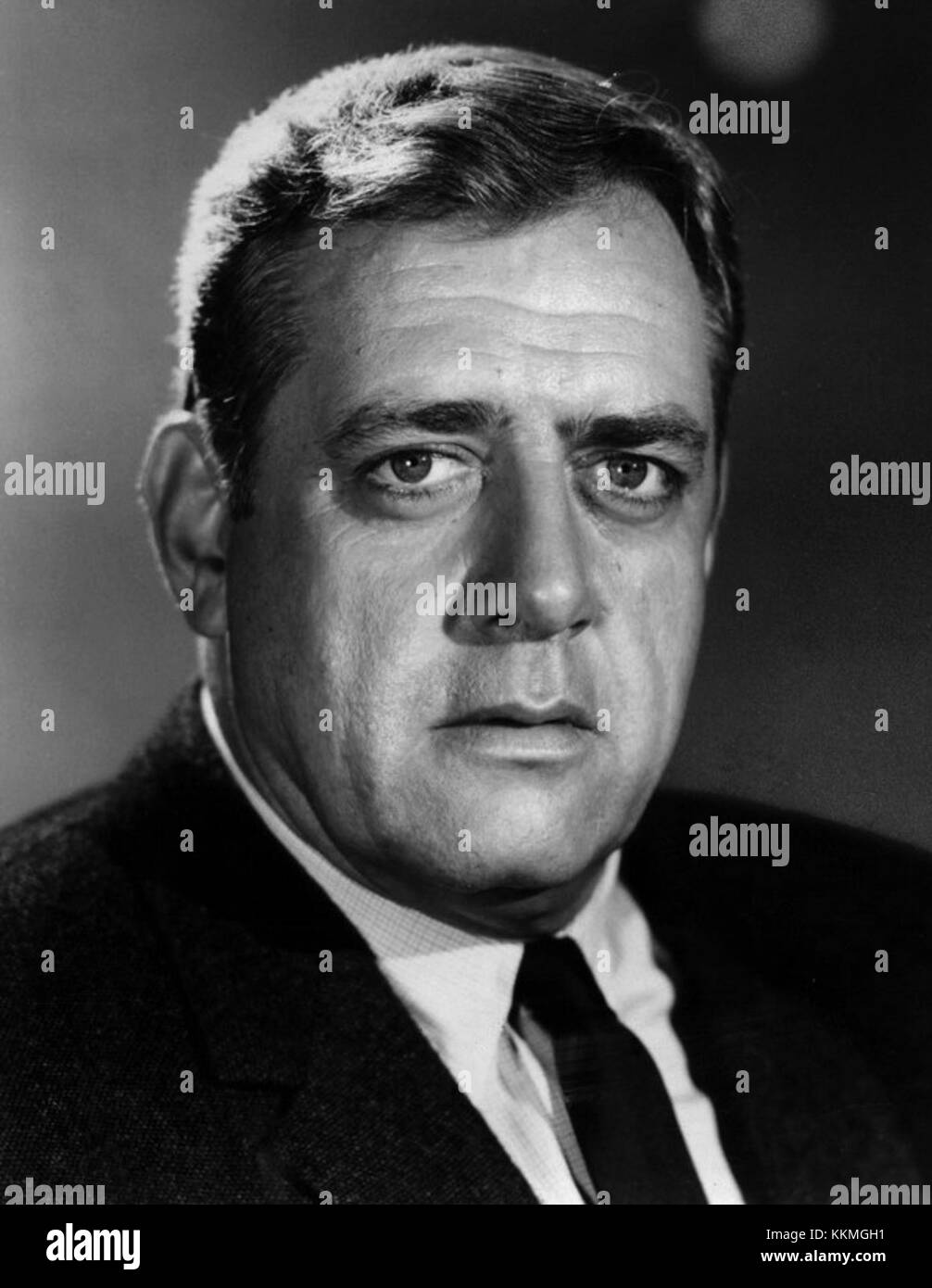 American actor raymond burr hi-res stock photography and images - Alamy