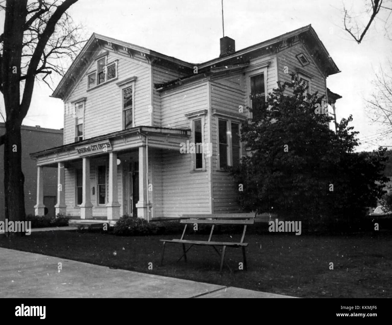 House homes built on Black and White Stock Photos & Images - Alamy