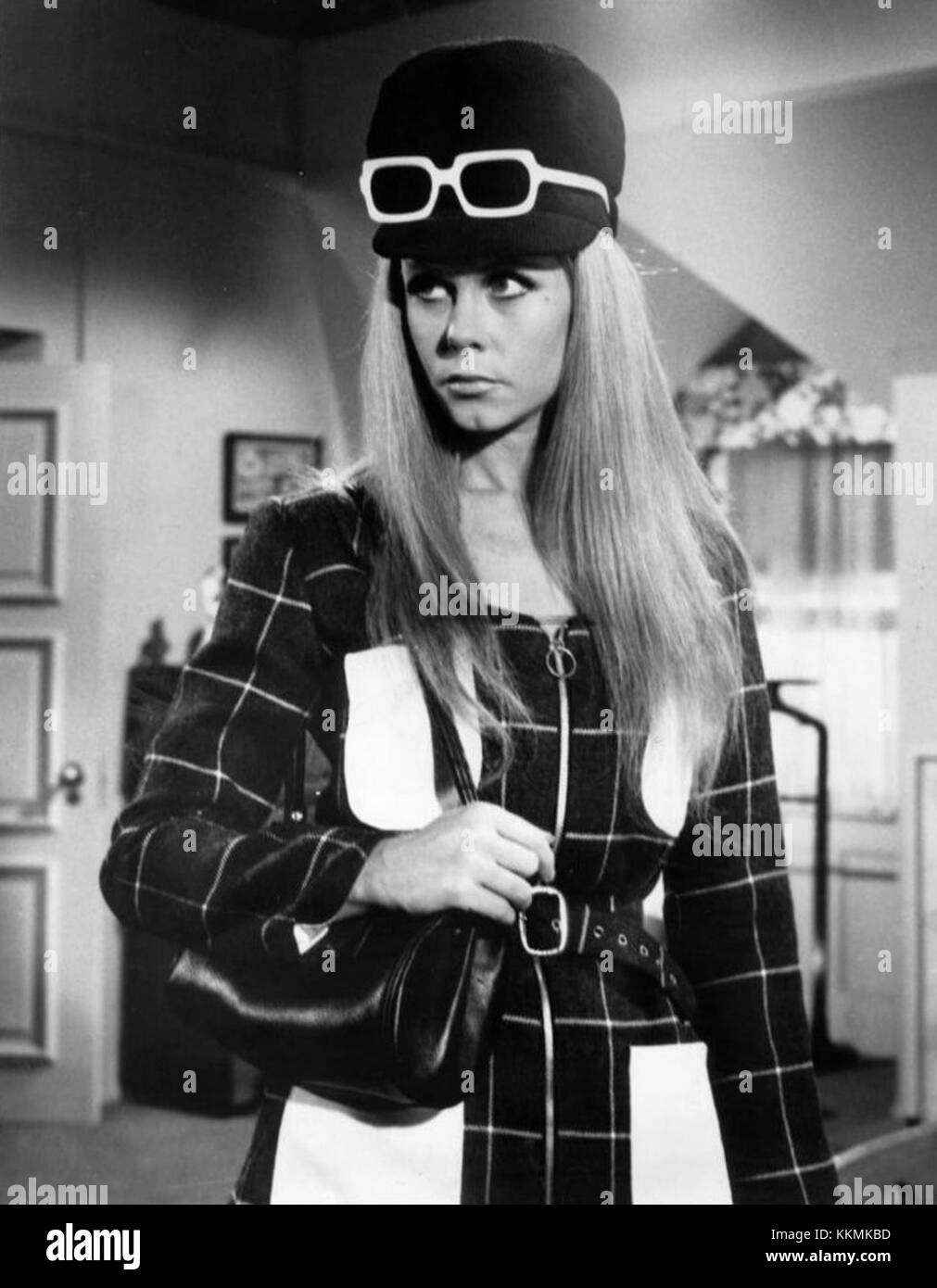 Elizabeth montgomery bewitched Black and White Stock Photos & Images ...