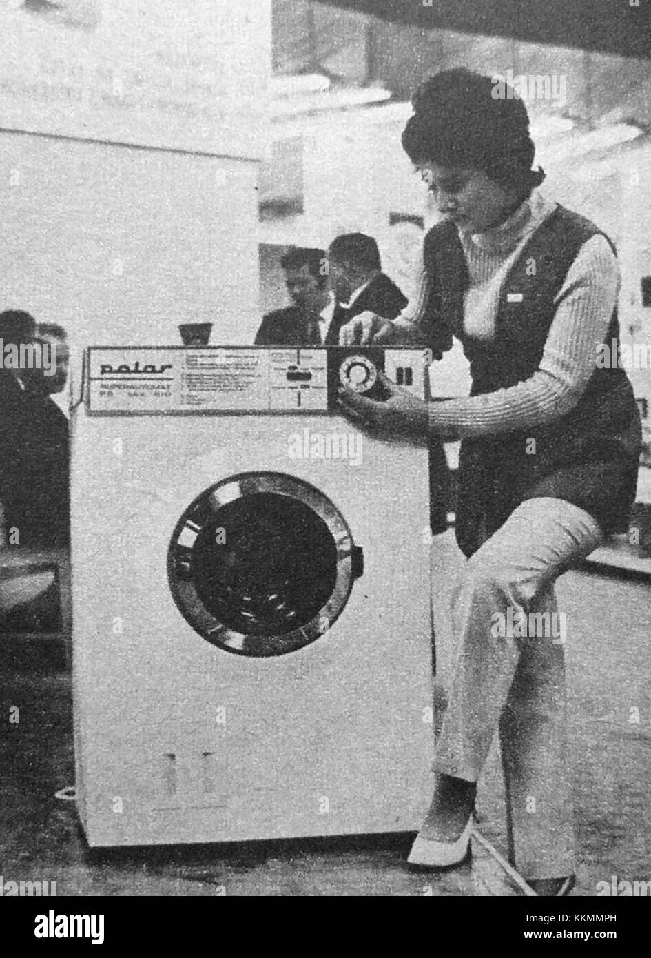 Historical washing machine hi-res stock photography and images - Alamy