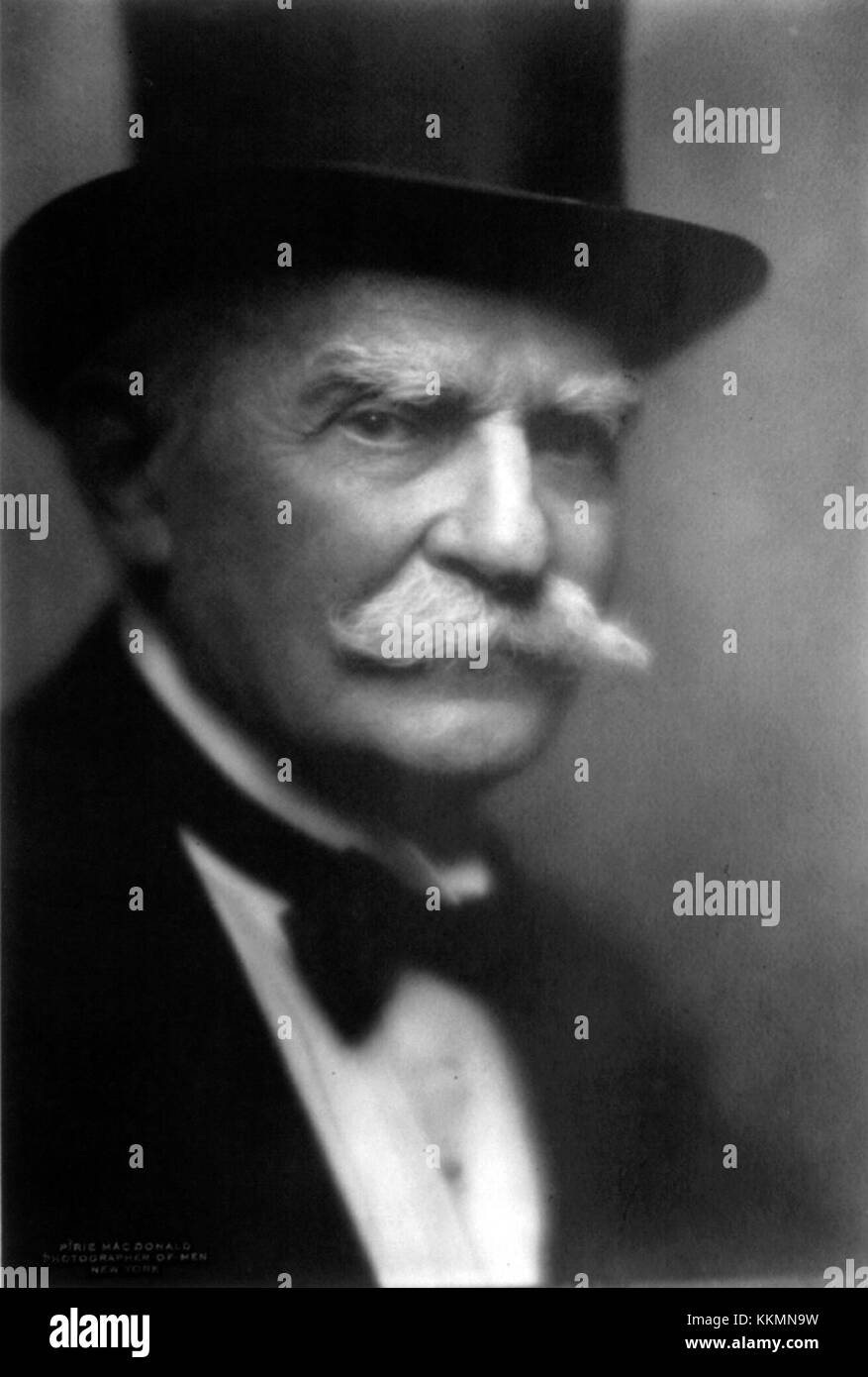 John riddle hi-res stock photography and images - Alamy