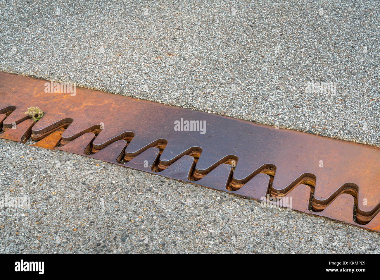 Bridge expansion joint hi-res stock photography and images - Alamy